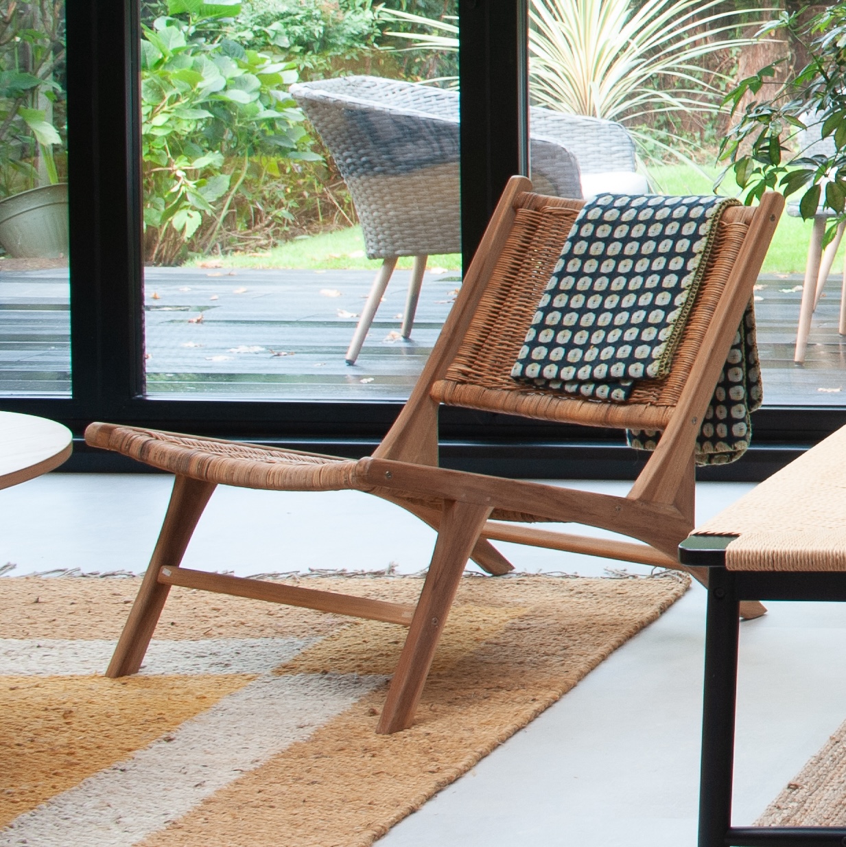 Rattan outdoor lounge chair store